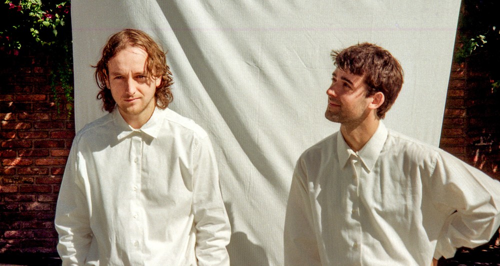 Zibilia Revista | Theo y Simón, minimalismo y canciones que van al hueso